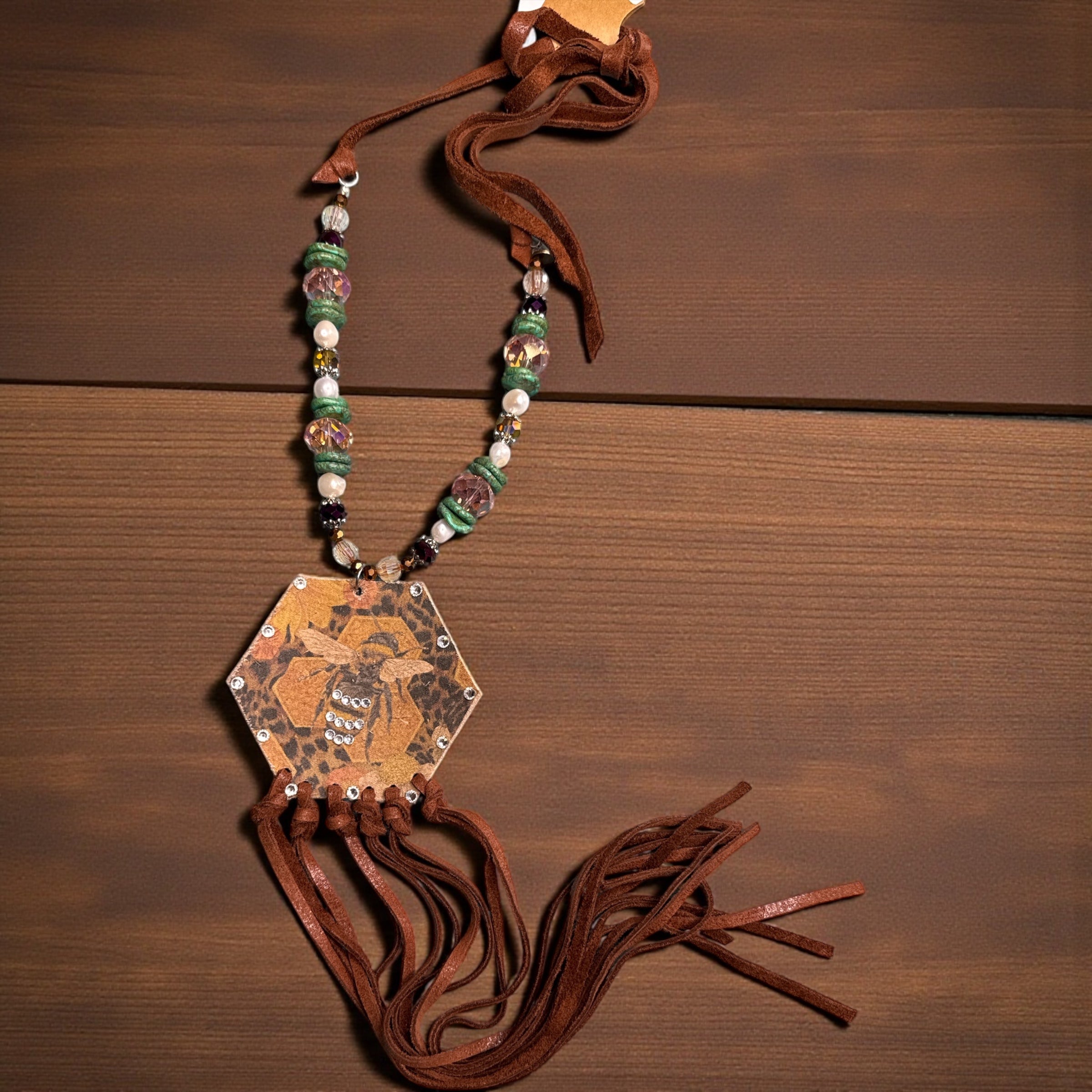 A Rare Bird Bee Neckless – Felecia Bella